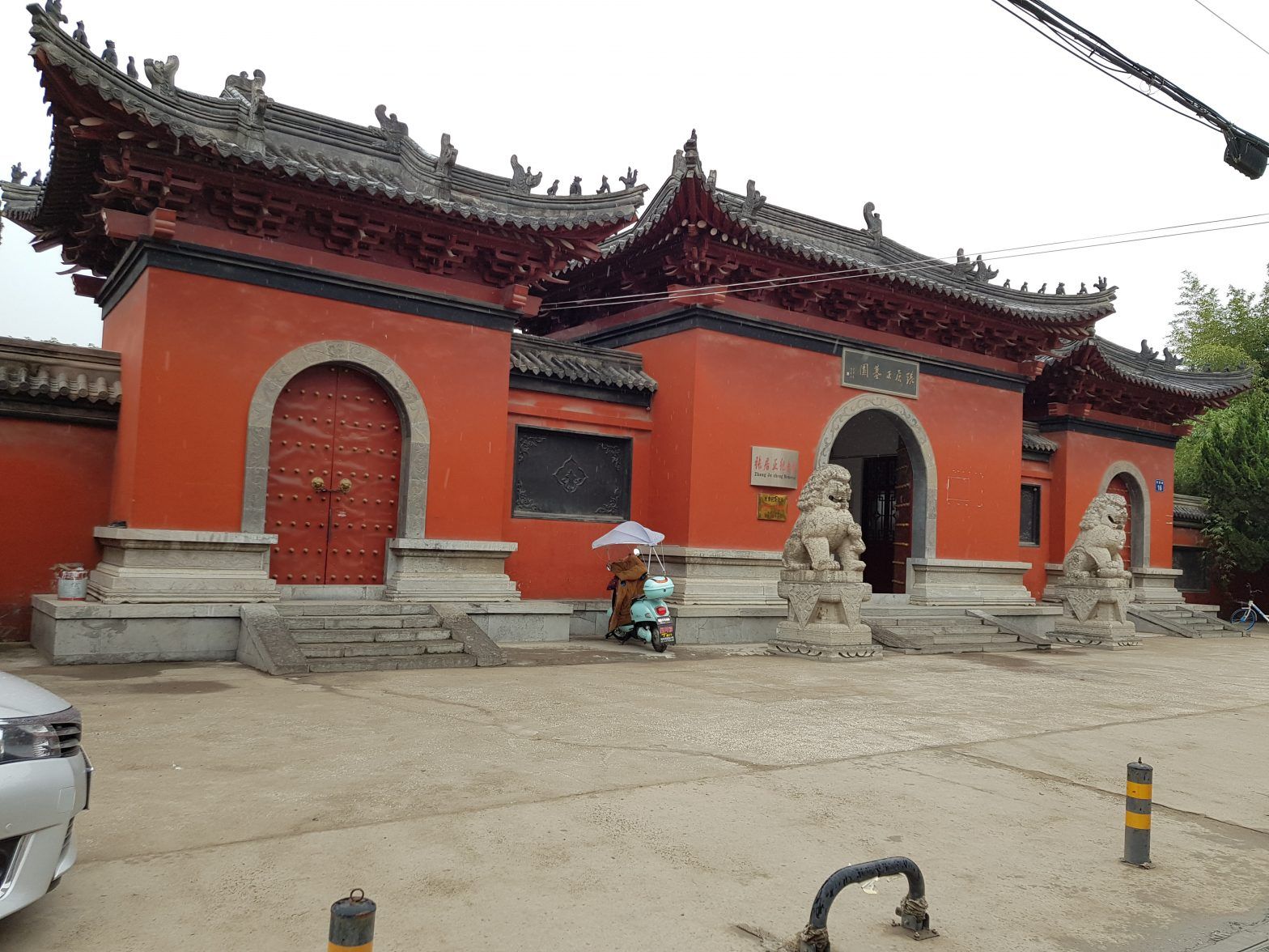 Monumento en honor a Zhang Ju Zheng — Viaja, descubre, experimenta