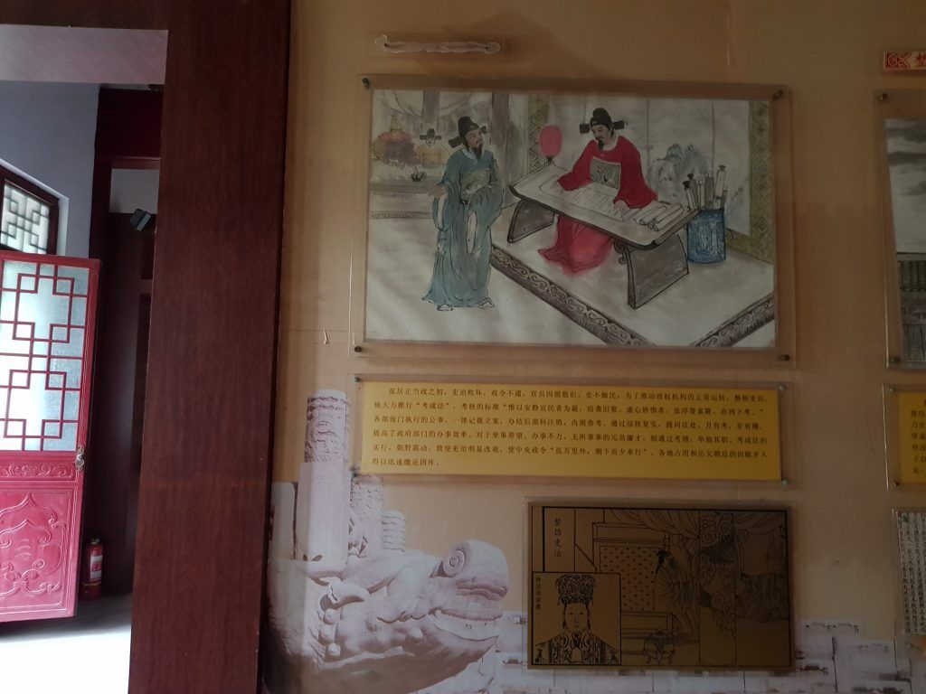 Monumento en honor a Zhang Ju Zheng — Viaja, descubre, experimenta