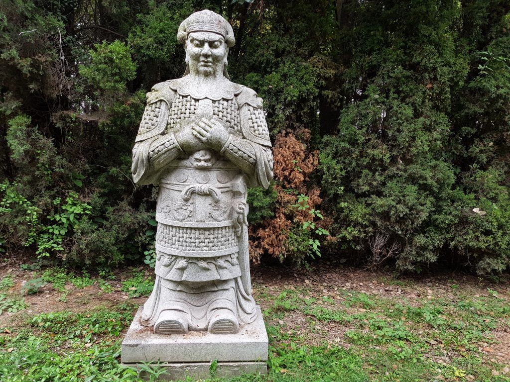 Monumento en honor a Zhang Ju Zheng — Viaja, descubre, experimenta